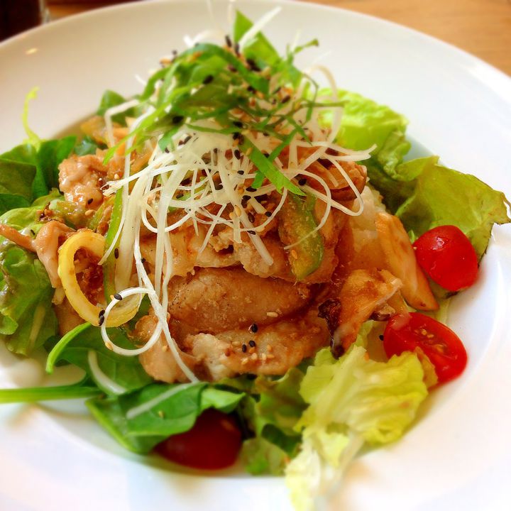 隠れ家カフェで過ごす“自分時間”。横浜「Lu’s CAFE」をご紹介 | RETRIP[リトリップ]