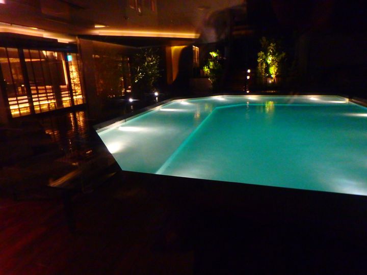 非日常を感じられる宿。千葉県「鏡ヶ浦温泉 rokuza」で過ごす至福の時間 | RETRIP[リトリップ]